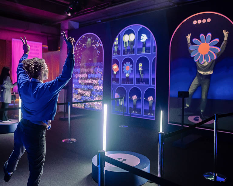 Get Tickets To ‘Mirror Mirror’ Coming To Calgary This February