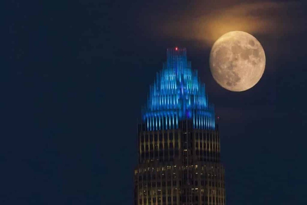A Full Hunter’s Moon Will Light Up Charlotte's Night Sky This Weekend