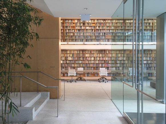 5 Places Every Chicago Writer Needs to Visit