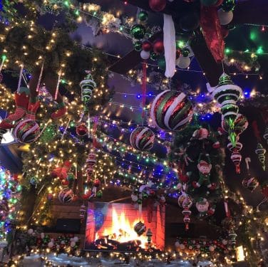 Have Brunch With Buddy The Elf At This Wirgleyville Christmas Bar ...