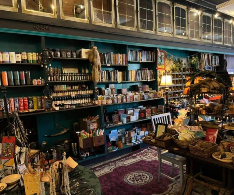 Check Out The Best Chicago Metaphysical Store For Some Magic
