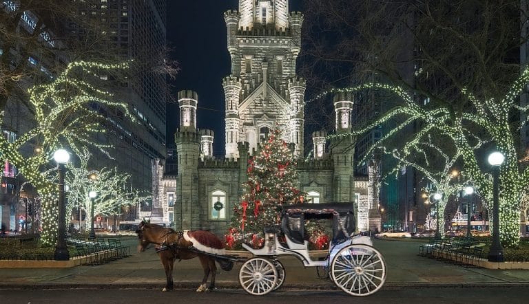 6 Best Places To See Christmas Light Shows In Chicago Right Now