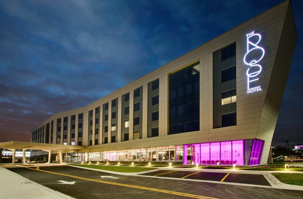 The Extraordinary Chicago Wolves Open-Air Ice Rink Has Returned To Rosemont