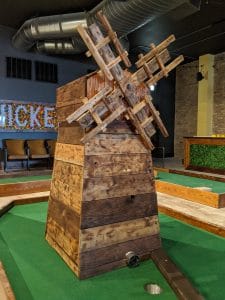An Inside Look At Chicago's First Dedicated Indoor Mini-Golf Bar