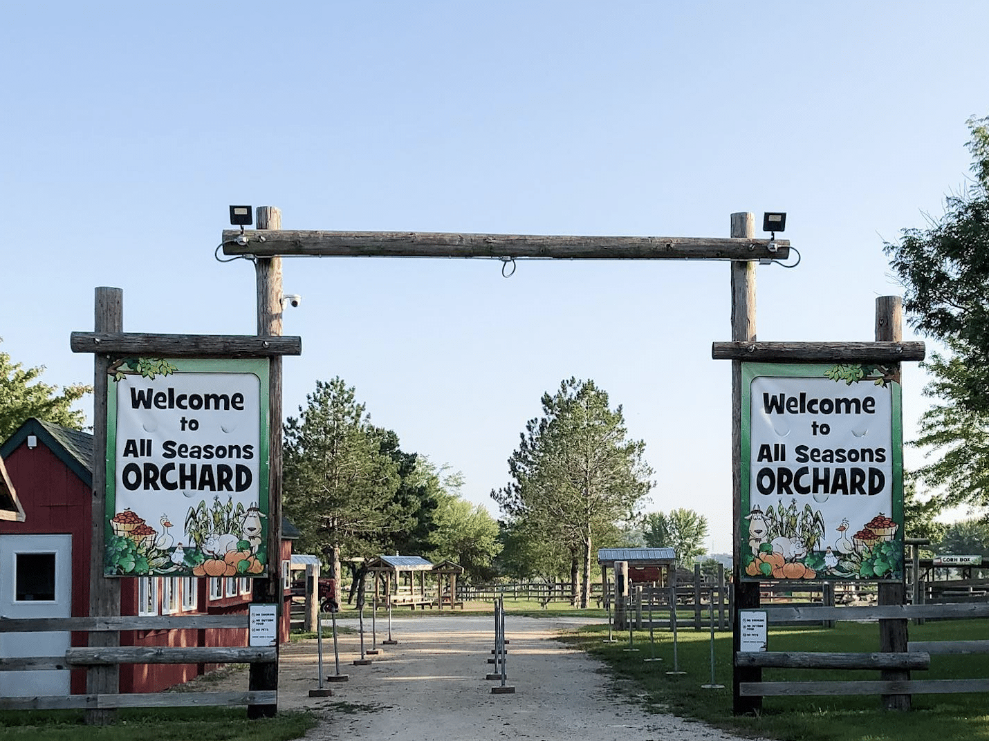 10 Best Orchards For Apple Picking Near Chicago This Fall