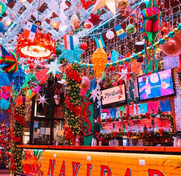 The Best Holiday Pop-Ups and Christmas Bars in Chicago 2025