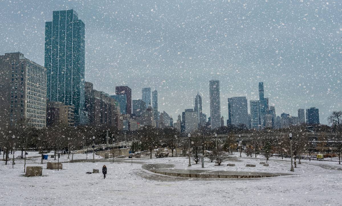 A Winter Storm Will Hit Chicago Today Bringing Accumulating Snow