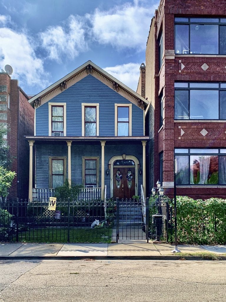 15 Charming "Up" Holdout Houses Resisting Peer Pressure In Chicago