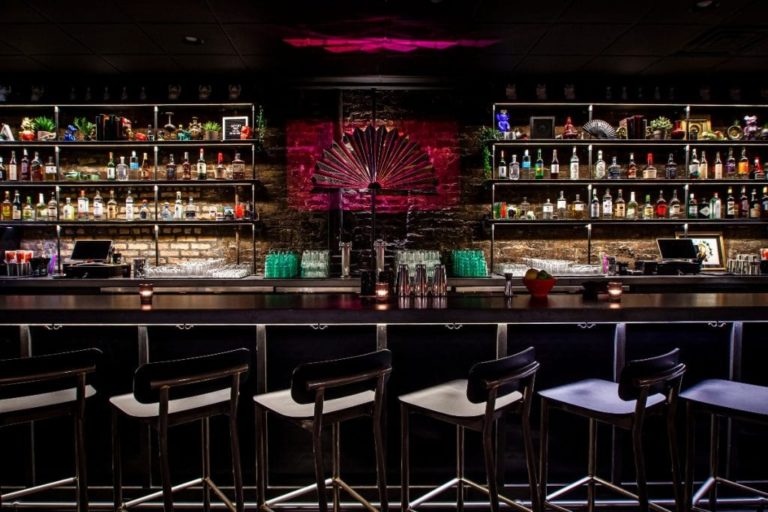 The Best Bars In Chicago Right Now | 2025 Guide