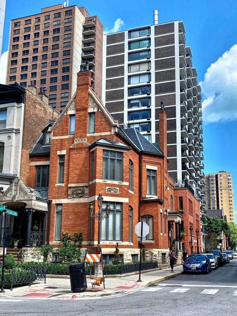 50 Fabulous Facades With Stunning Architectural Attributes In Chicago