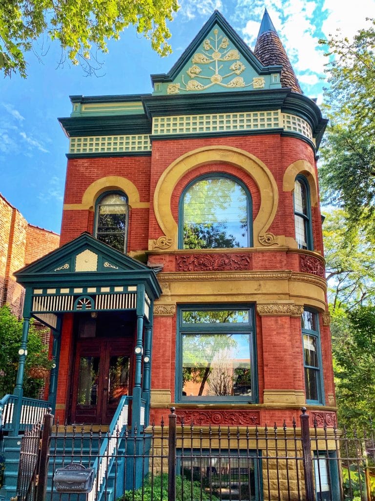 50 Fabulous Facades With Stunning Architectural Attributes In Chicago