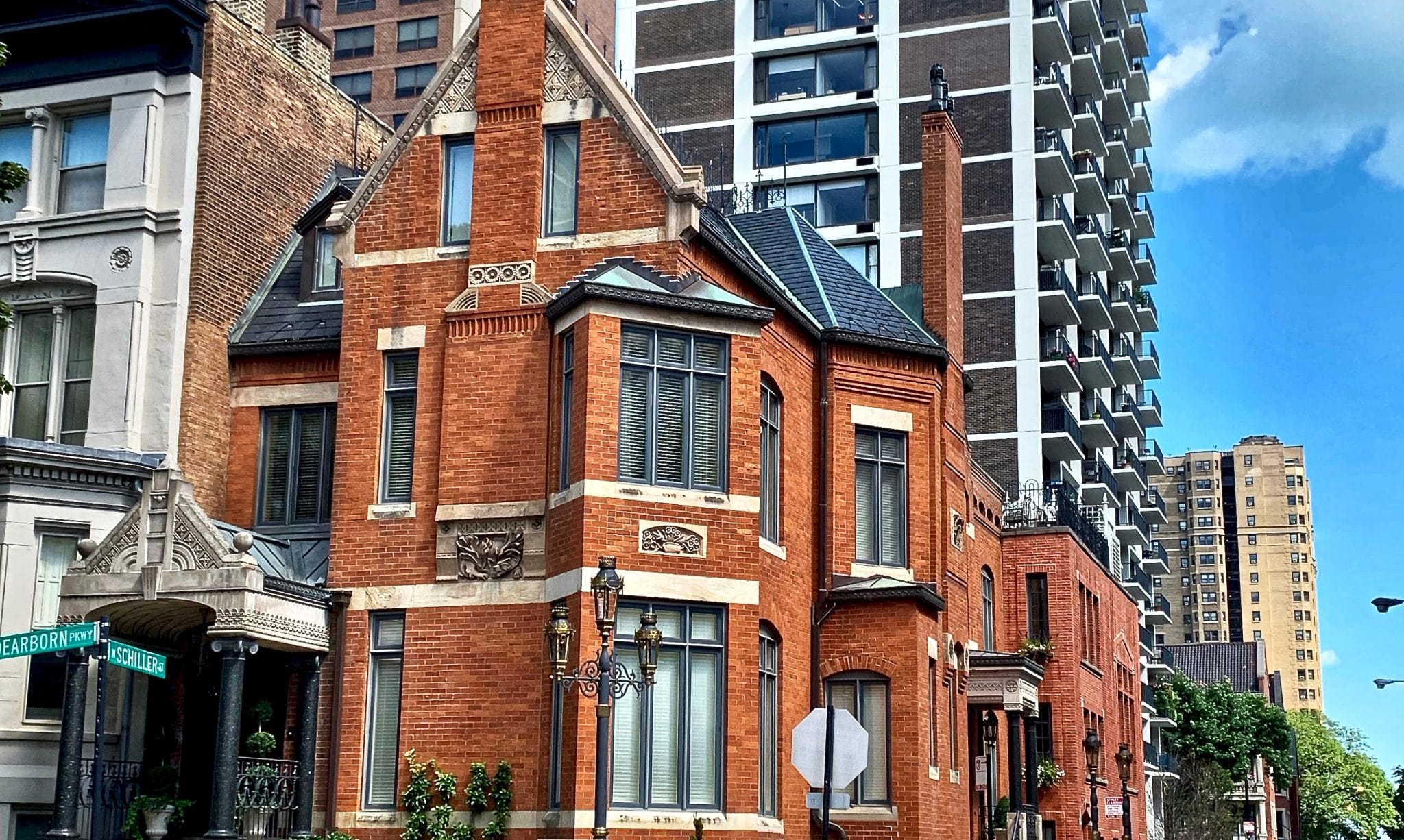 50 Fabulous Facades With Stunning Architectural Attributes In Chicago