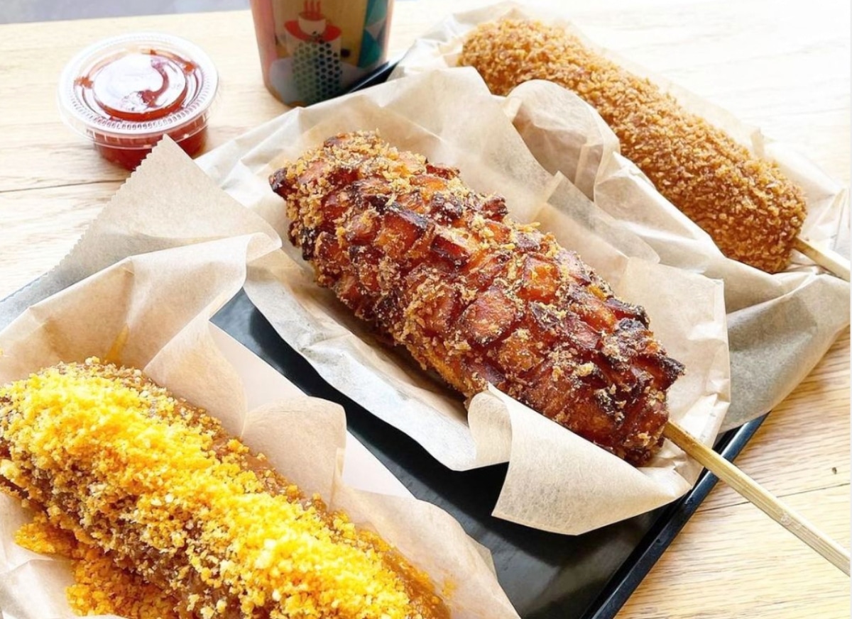 Viral Tik-Tok Sensation Korean Cheese Dogs Opens In Lincoln Park