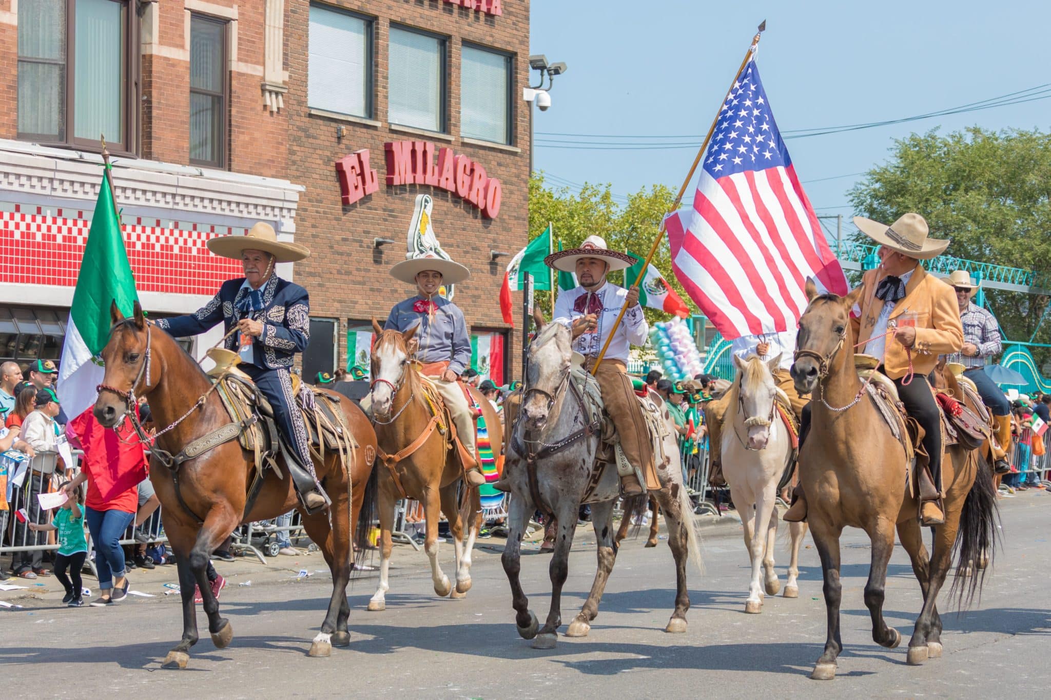 The 26th Chicago Street Mexican Independence Day Parade Returns to ...