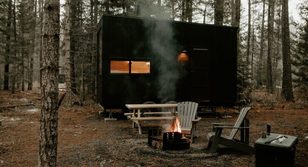 These Cute Cabins With Floor-To-Ceiling Windows Are Coming To Starved ...