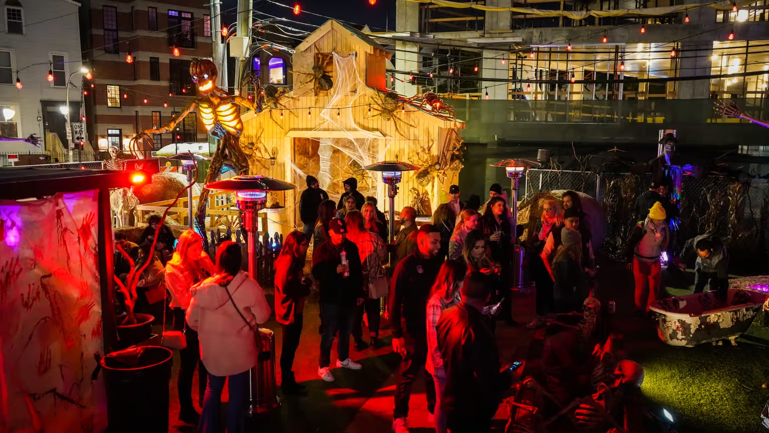 The Best Halloween Bars In Chicago For Spooky-Themed Drinks