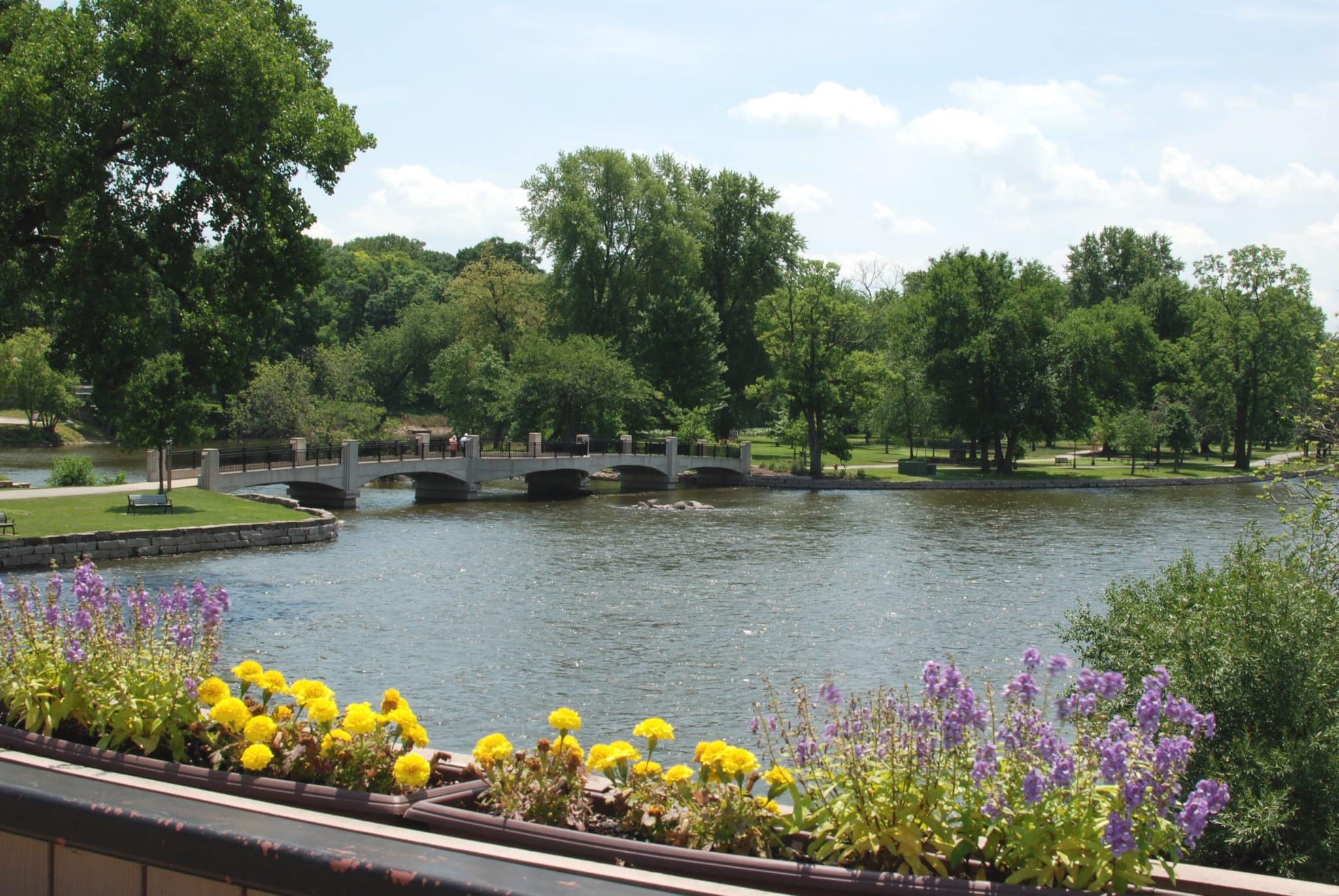 The Best Small Towns Near Chicago To Visit Right Now