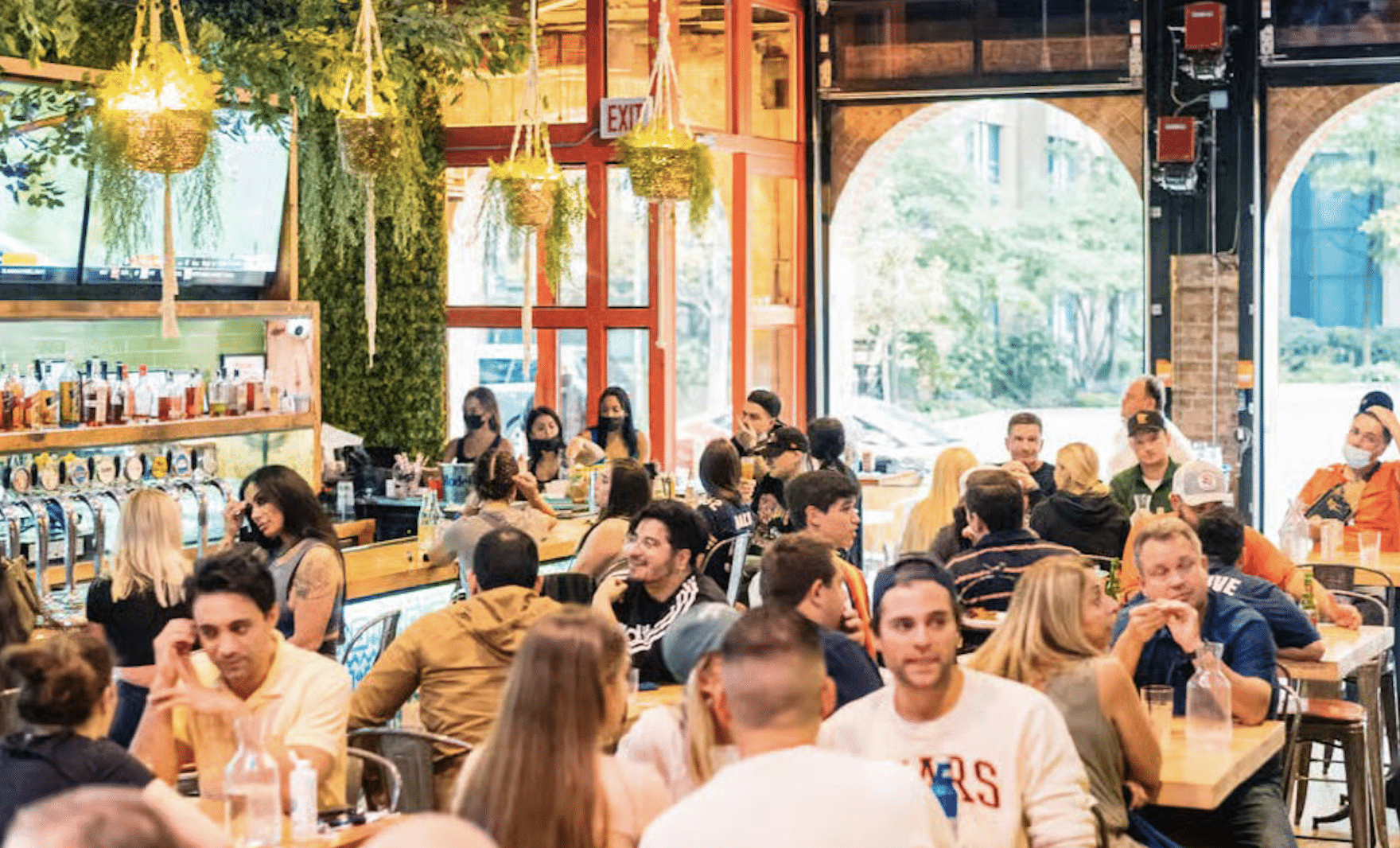 The Best Halloween Bar Crawls in Chicago 2024