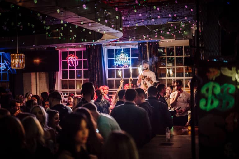 The Best Sports Bars In Chicago Right Now