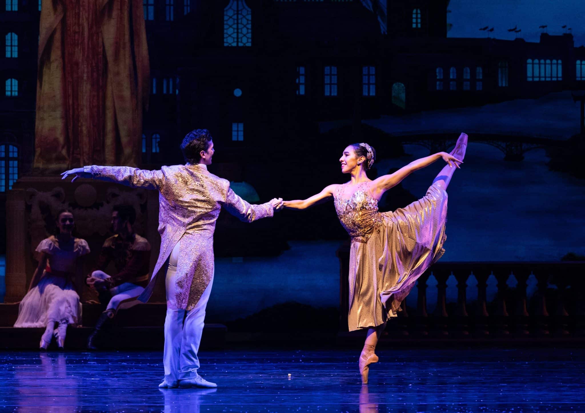 10 Best Chicago Christmas Shows And Performances Now (2023)