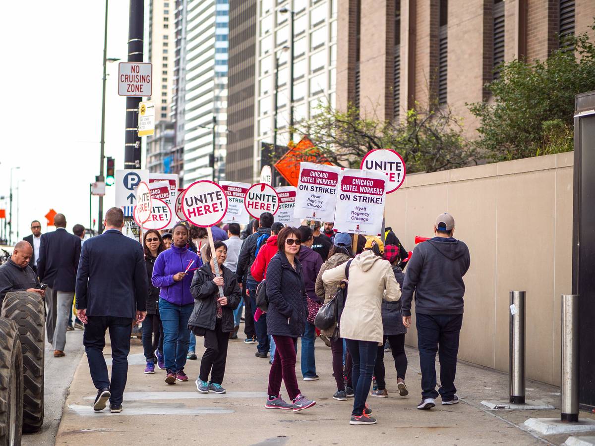 Illinois To Raise Minimum Wage To $14 In The New Year