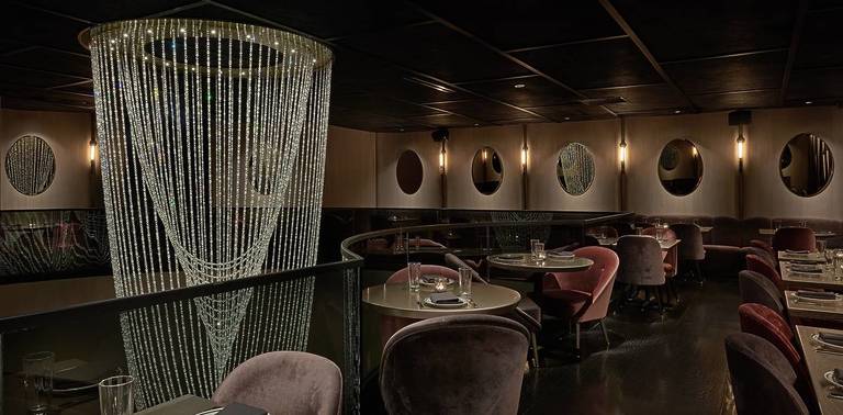 25+ Romantic Spots for Valentine's Day Dinner in Chicago 2025