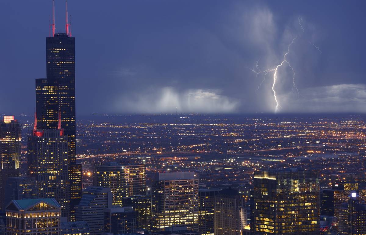 Severe Thunderstorms Are Expected Across Chicago Today