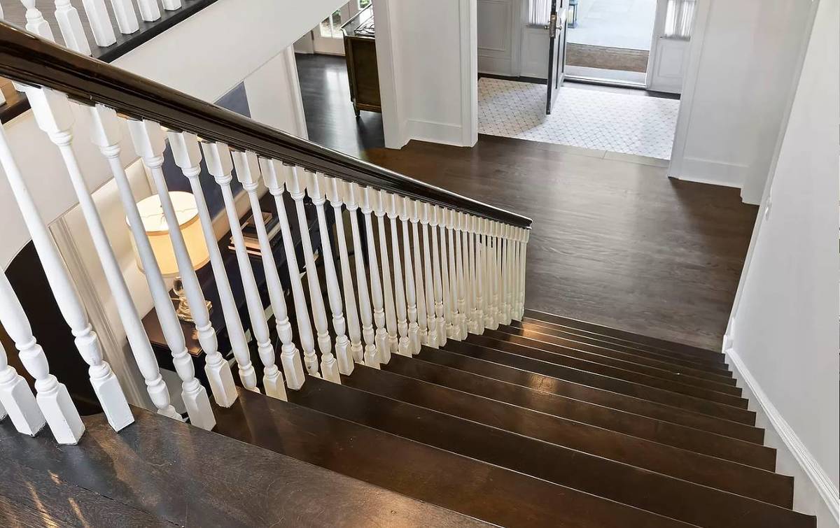 The Home Alone House In Winnetka Is Up For Sale