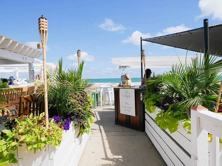 The Best Beach Bars In Chicago Right Now (2024)