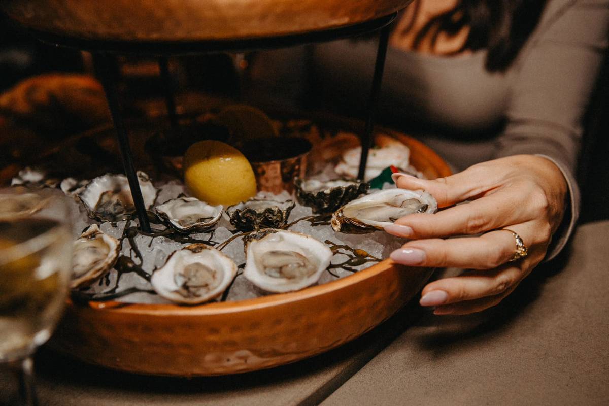 Here Are The Best Oyster Happy Hour Deals In Chicago