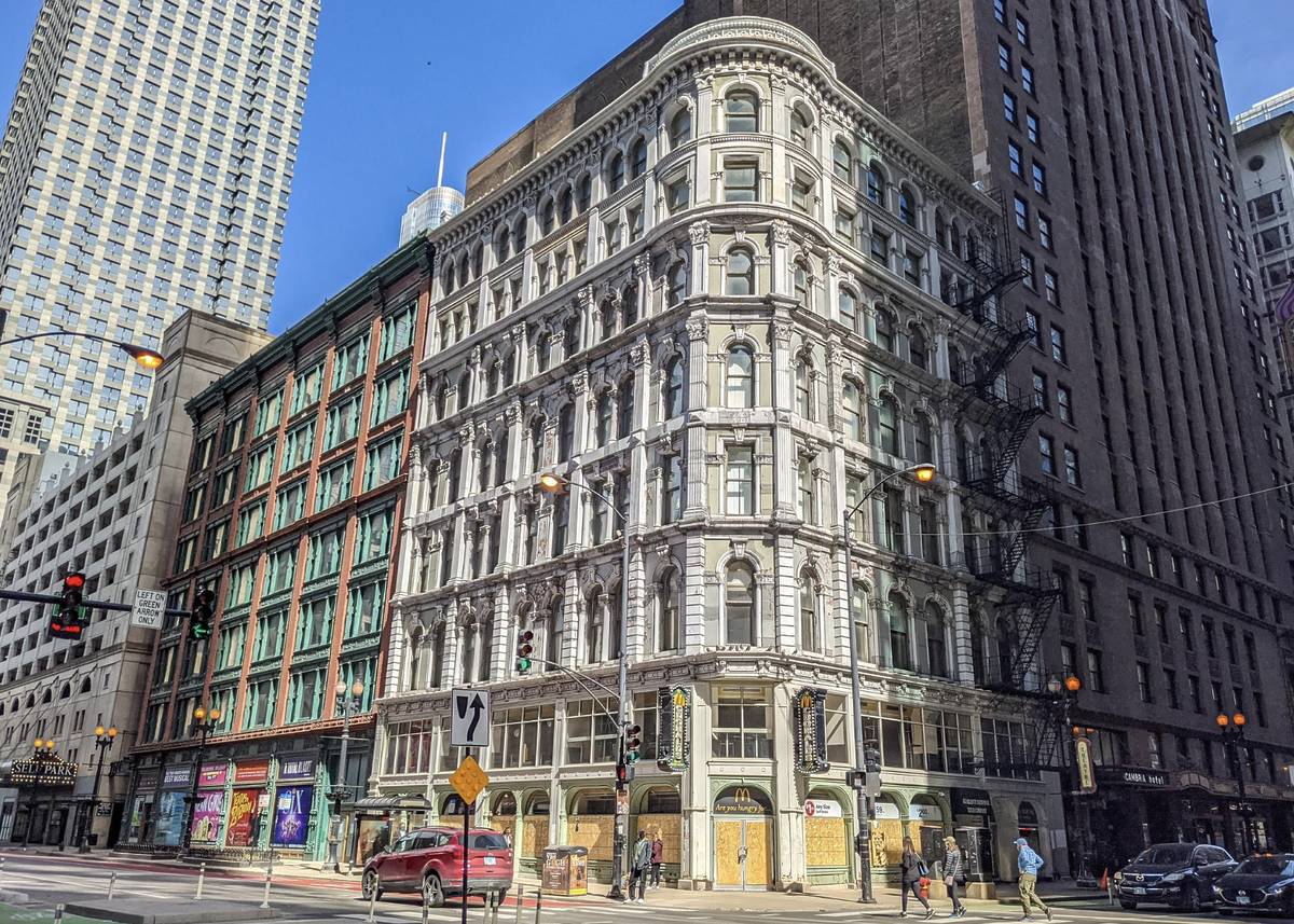 These Are Chicago's 7 Most Endangered Buildings in 2025