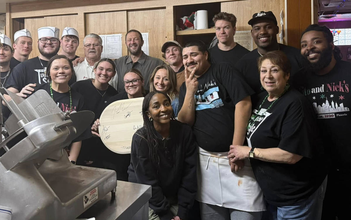 Cast of "The Bear" Visits Chicago Pizza Shop Vito and Nick's