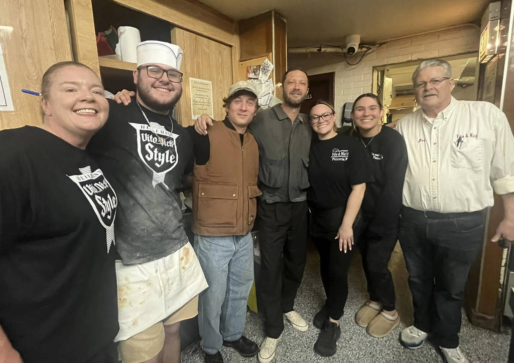 Cast of "The Bear" Visits Chicago Pizza Shop Vito and Nick's