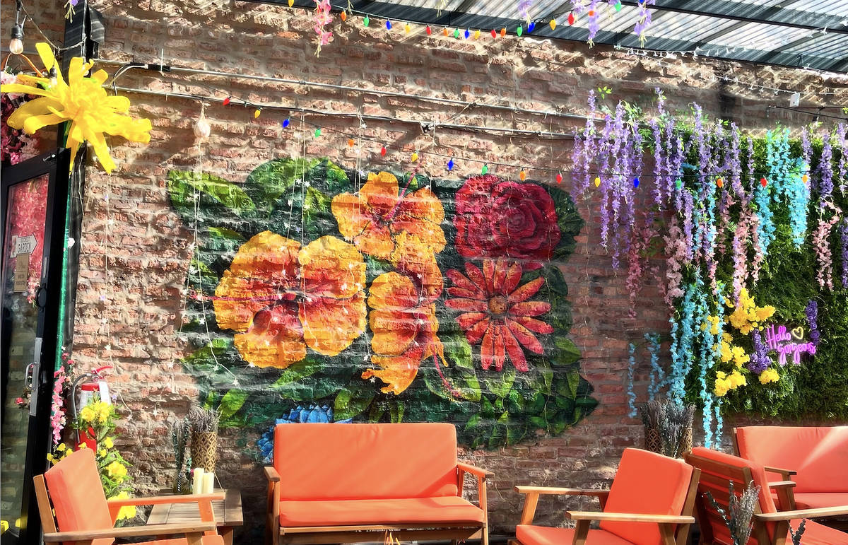 Dandy Crown Hosts White Lotus Finale Watch Party in Chicago