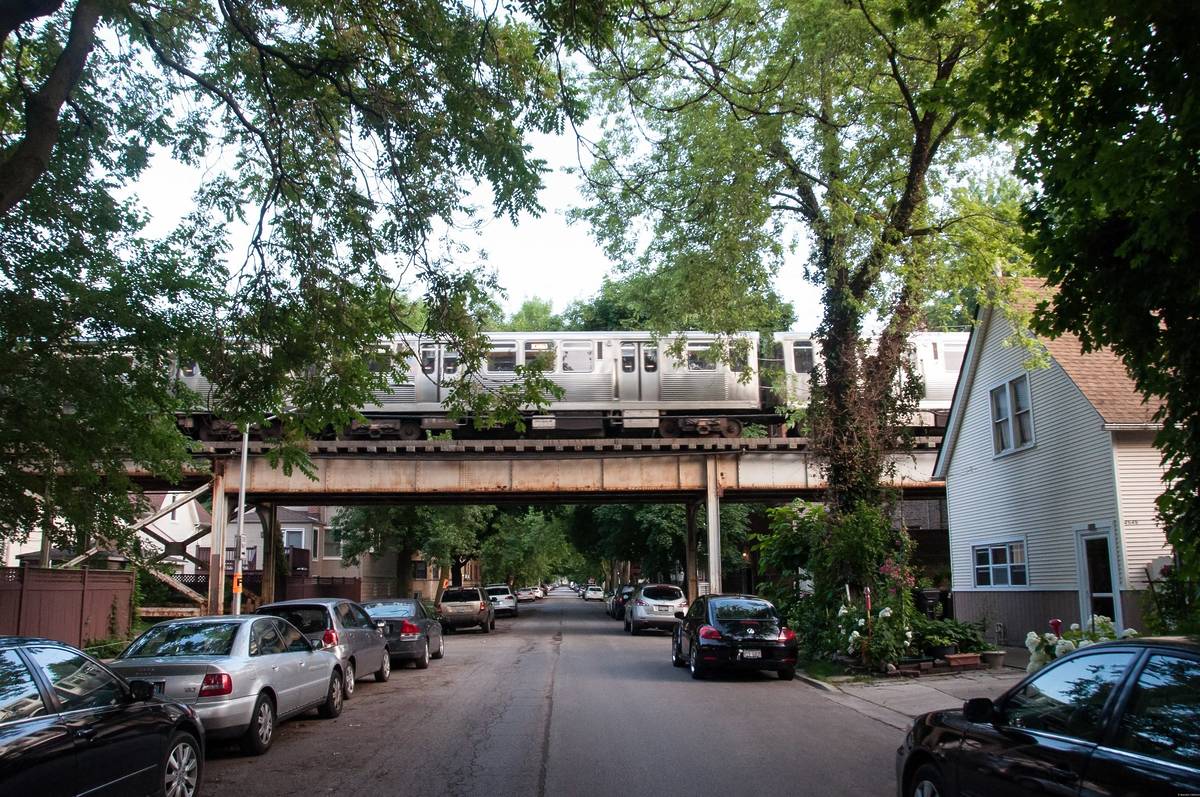 Here's Why This Popular Chicago Block Just Banned Cars for an Entire Week