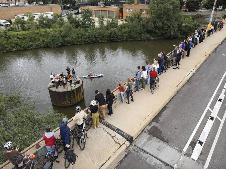 This Secret Concert Series Brings Music to the Chicago River