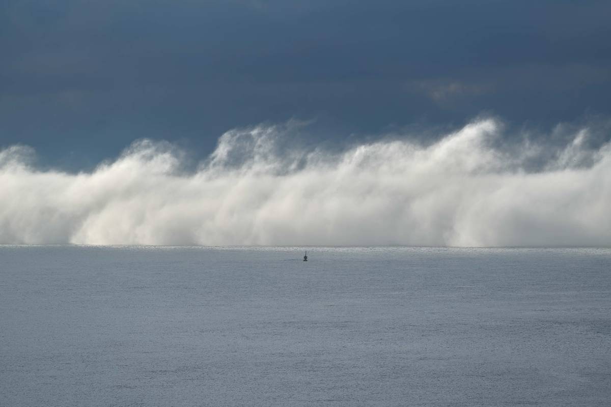 Un "tsunami de niebla" acaba de cubrir el lago Michigan