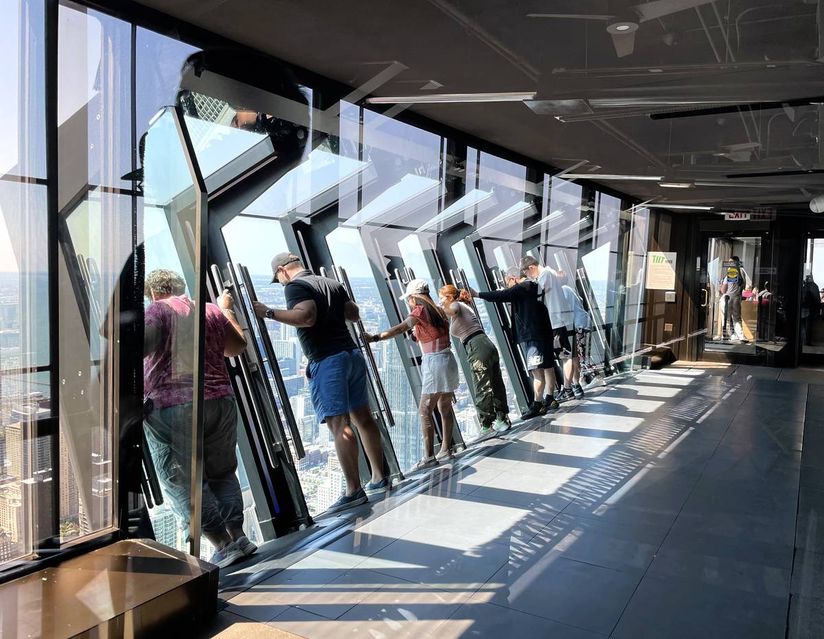 360 Chicago Taking Over Former Signature Room Space
