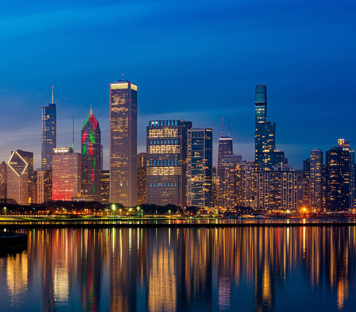 The Story Behind the Chicago BCBS Tower's Skyline Messages