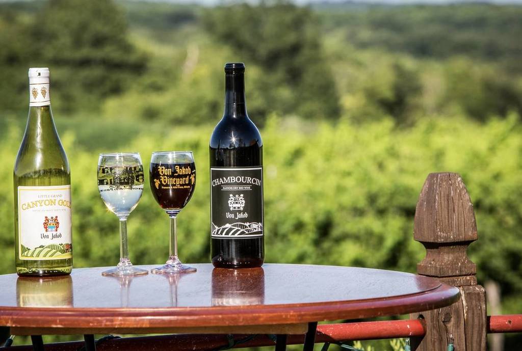 This Illinois Wine Trail Is Being Called "the Napa of the Midwest"—and ...