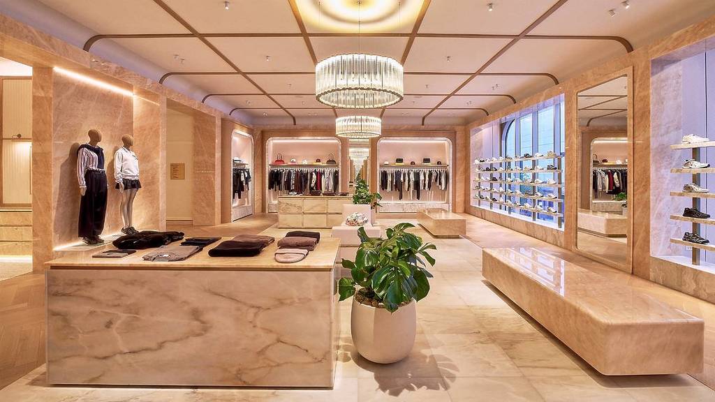 Inside Kith's Stunning New Chicago Flagship—Luxe Two-Floor Space ...