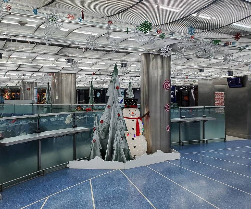 Metra Holiday Train Tickets Are on Sale Starting Today