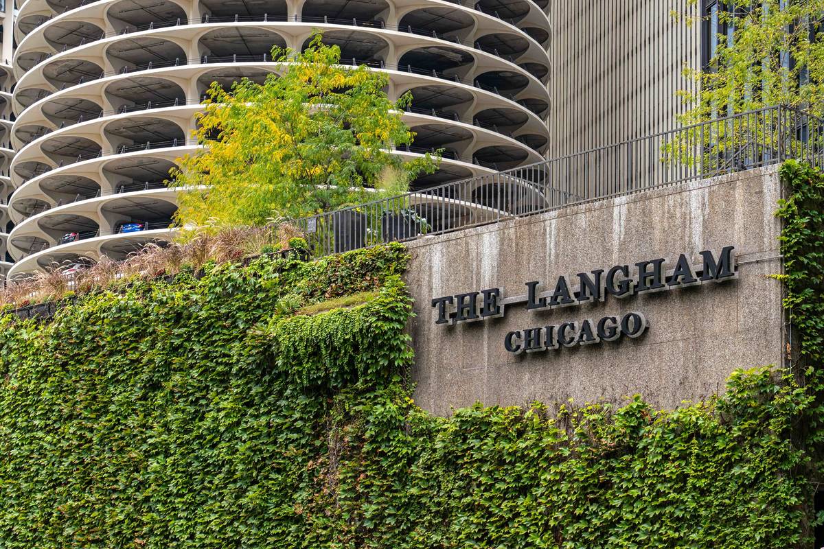 This Chicago Spot Was Just Named The #1 Hotel Bar in the Country—And It ...