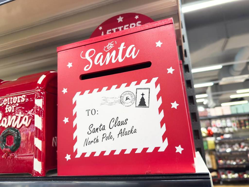Chicago Airports Launch "Letters to Santa" Stations