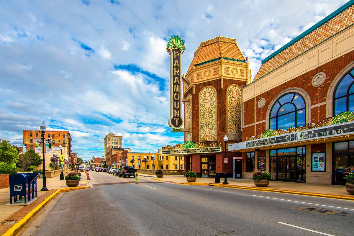 Forget Downtown Chicago: This Suburban Gem Was Voted Happiest City to ...