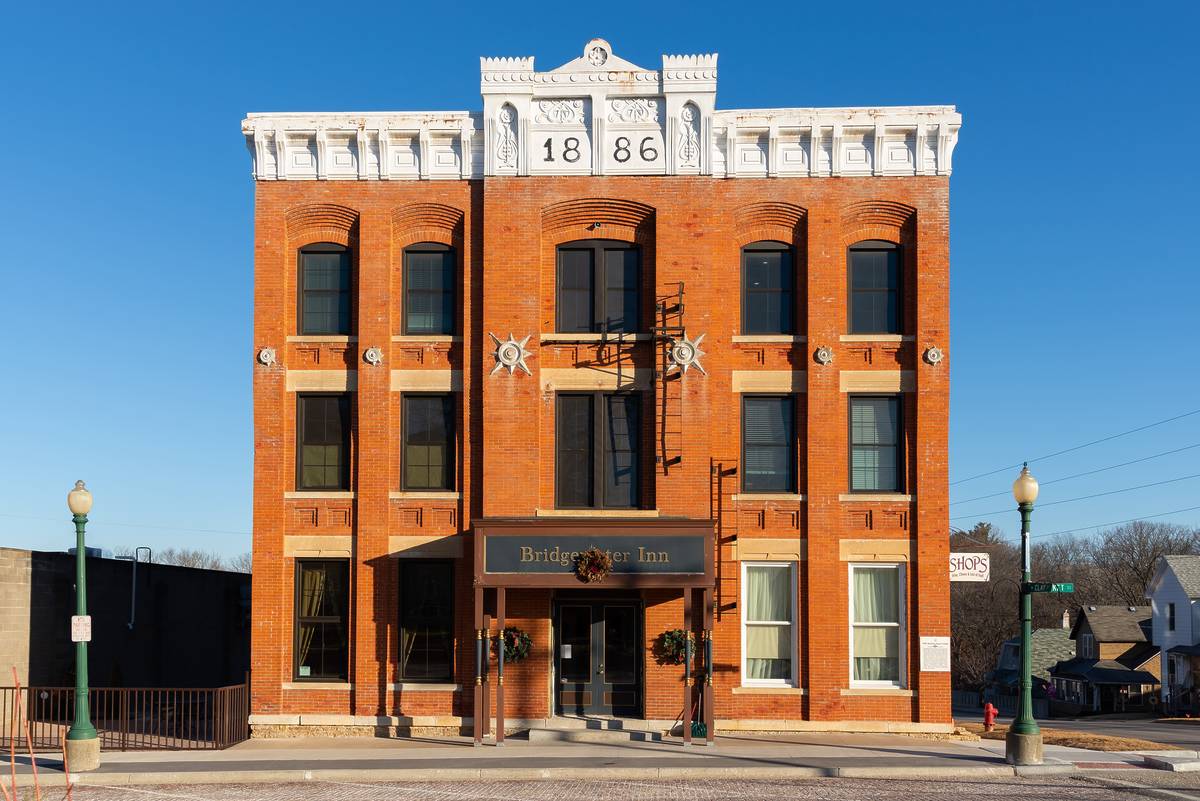 This Tiny "New England of the Midwest" Village Is Tucked Away In ...