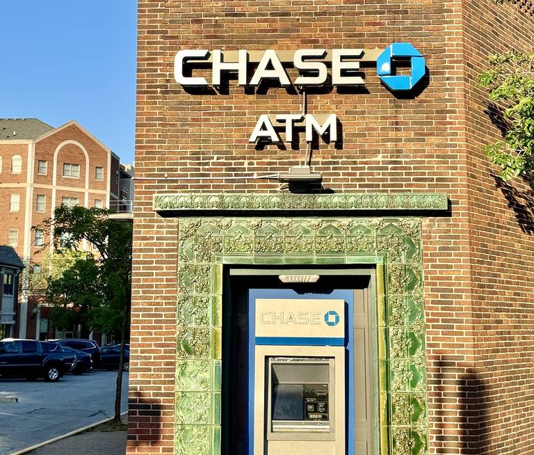 Chase Bank Discontinues Chicago Skyline Debit Card