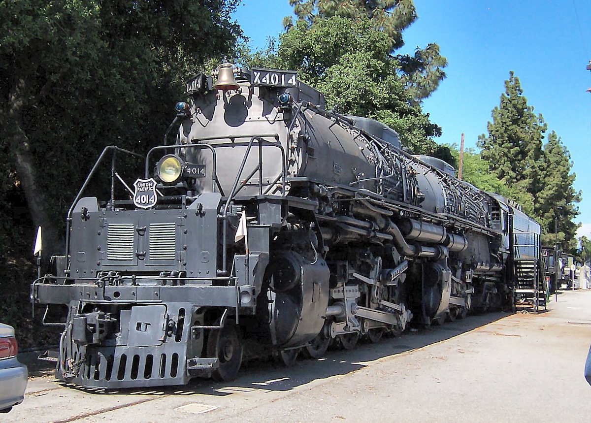 "Big Boy 4014" World's Largest Steam Engine Coming to Chicago