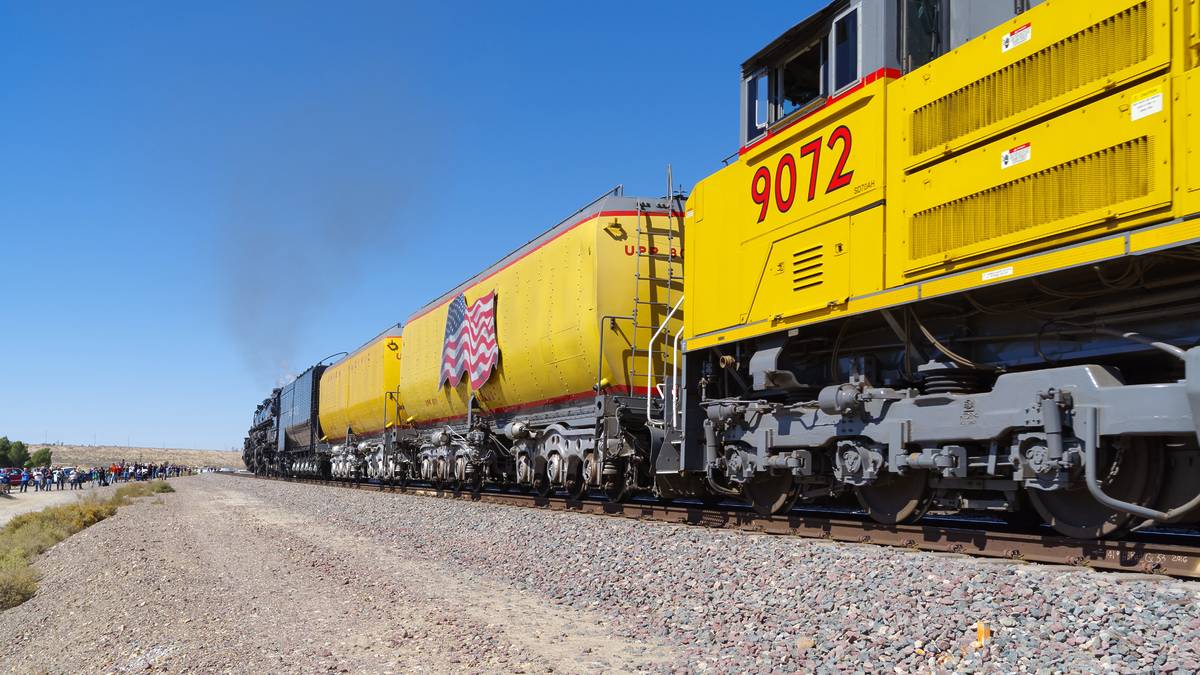 The world’s largest operating steam locomotive is coming to Chicago ...