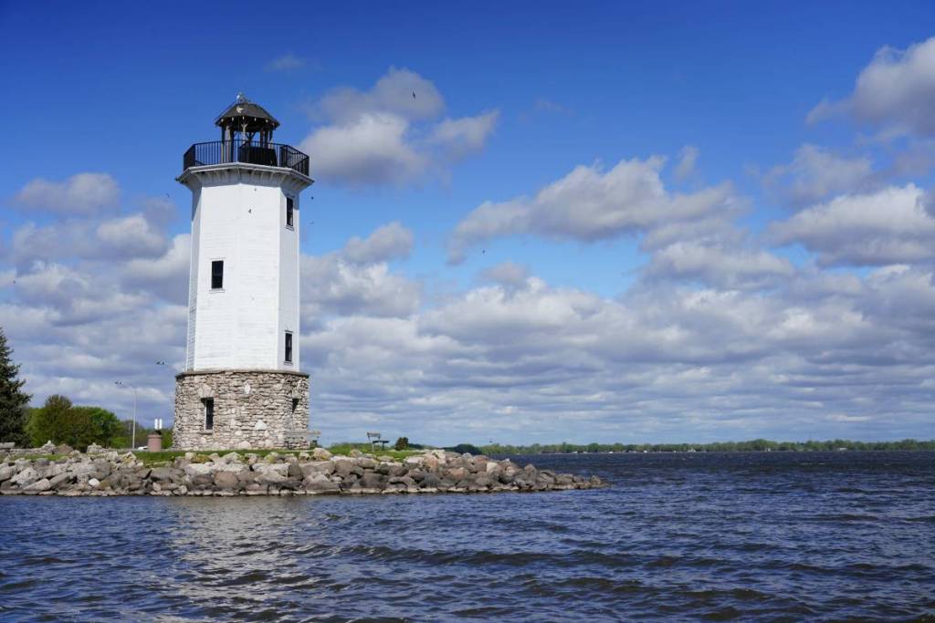 2.5 hours from Chicago—this midwestern lakeside city will pay you ...